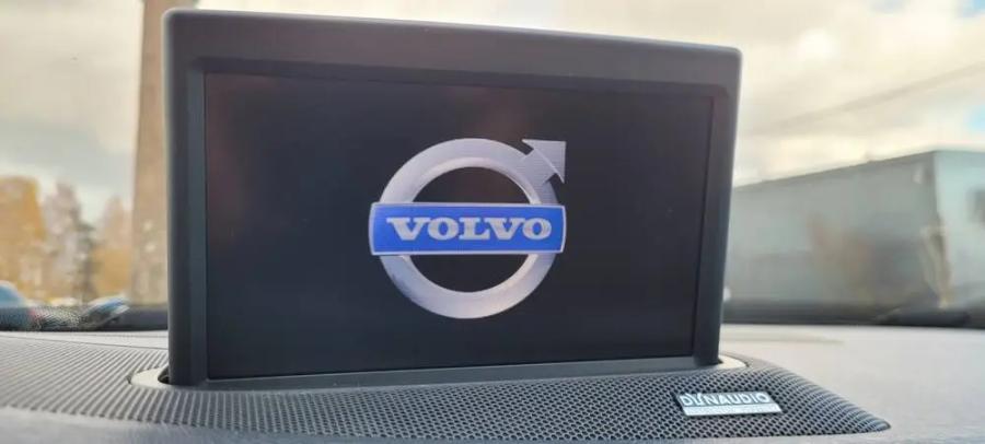 Black Volvo S80 2010 in Riga, with an engine capacity of 2.40 L and mileage of 258 thousand km for 8200 €, photo 33 on AUTOMOTO.COM.LV