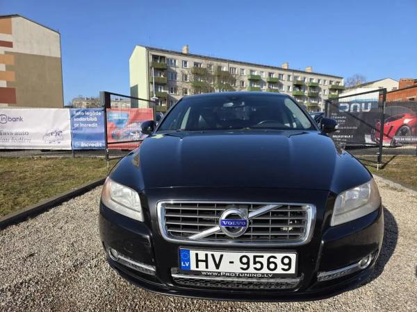 Black Volvo S80 2010 in Ventspils, with an engine capacity of 2.00 L and mileage of 223 thousand km for 4390 €, photo 3 on AUTOMOTO.COM.LV