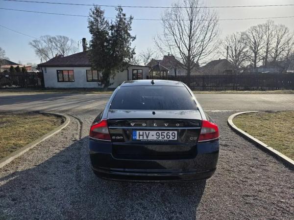 Black Volvo S80 2010 in Ventspils, with an engine capacity of 2.00 L and mileage of 223 thousand km for 4390 €, photo 9 on AUTOMOTO.COM.LV