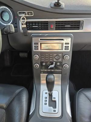 Melns Volvo S80 2010 Ventspils, ar dzinēja tilpumu 2.00 L un nobraukumu 223 tūkst. km par 4390 €, foto 21 vietnē AUTOMOTO.COM.LV