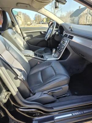 Melns Volvo S80 2010 Ventspils, ar dzinēja tilpumu 2.00 L un nobraukumu 223 tūkst. km par 4390 €, foto 22 vietnē AUTOMOTO.COM.LV