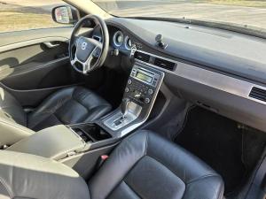 Melns Volvo S80 2010 Ventspils, ar dzinēja tilpumu 2.00 L un nobraukumu 223 tūkst. km par 4390 €, foto 23 vietnē AUTOMOTO.COM.LV
