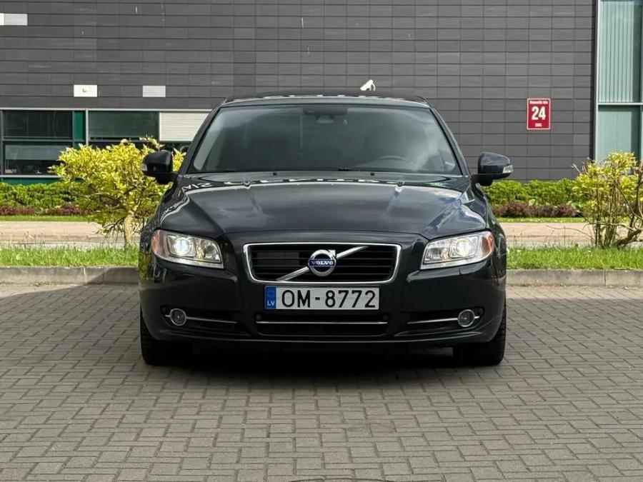 Melns Volvo S80 2010 Jelgava, ar dzinēja tilpumu 2.40 L un nobraukumu 278 tūkst. km par 6750 €, foto 3 vietnē AUTOMOTO.COM.LV