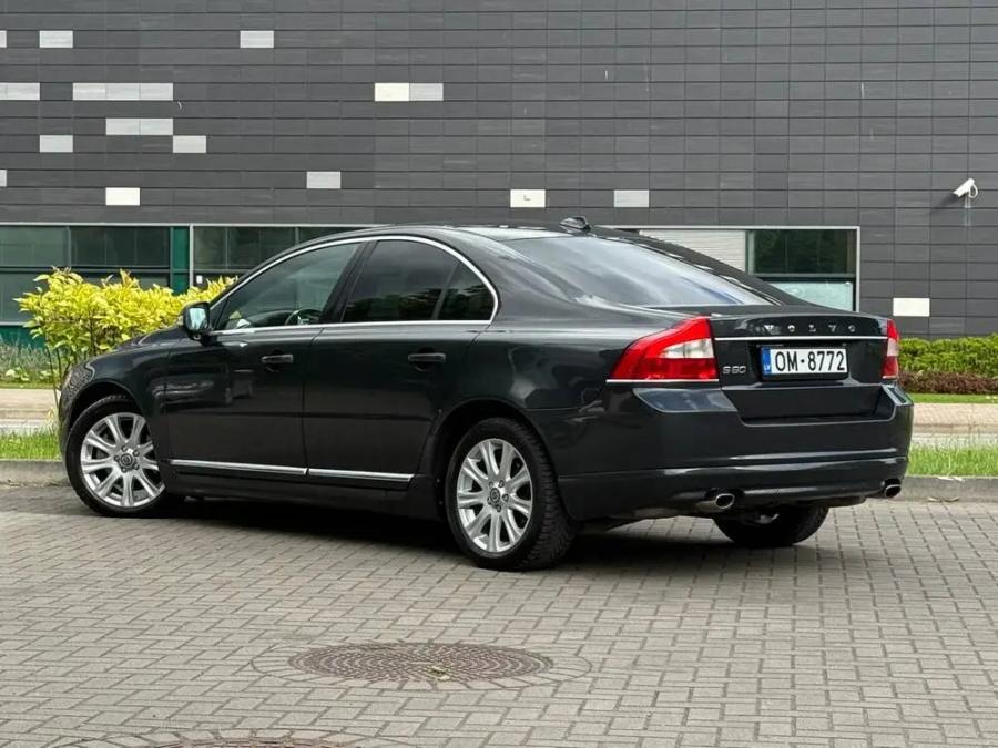 Melns Volvo S80 2010 Jelgava, ar dzinēja tilpumu 2.40 L un nobraukumu 278 tūkst. km par 6750 €, foto 5 vietnē AUTOMOTO.COM.LV