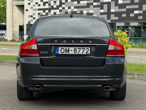 Melns Volvo S80 2010 Jelgava, ar dzinēja tilpumu 2.40 L un nobraukumu 278 tūkst. km par 6750 €, foto 5 vietnē AUTOMOTO.COM.LV