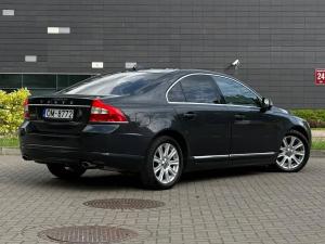 Melns Volvo S80 2010 Jelgava, ar dzinēja tilpumu 2.40 L un nobraukumu 278 tūkst. km par 6750 €, foto 7 vietnē AUTOMOTO.COM.LV
