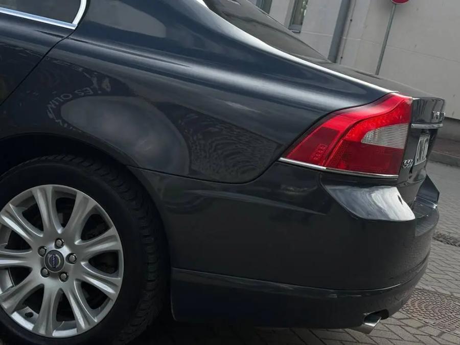 Melns Volvo S80 2010 Jelgava, ar dzinēja tilpumu 2.40 L un nobraukumu 278 tūkst. km par 6750 €, foto 8 vietnē AUTOMOTO.COM.LV