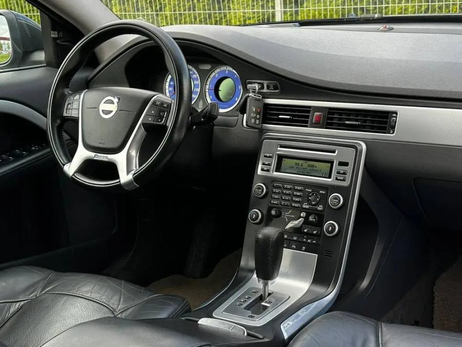 Melns Volvo S80 2010 Jelgava, ar dzinēja tilpumu 2.40 L un nobraukumu 278 tūkst. km par 6750 €, foto 18 vietnē AUTOMOTO.COM.LV