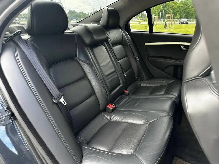 Melns Volvo S80 2010 Jelgava, ar dzinēja tilpumu 2.40 L un nobraukumu 278 tūkst. km par 6750 €, foto 20 vietnē AUTOMOTO.COM.LV
