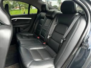 Melns Volvo S80 2010 Jelgava, ar dzinēja tilpumu 2.40 L un nobraukumu 278 tūkst. km par 6750 €, foto 22 vietnē AUTOMOTO.COM.LV