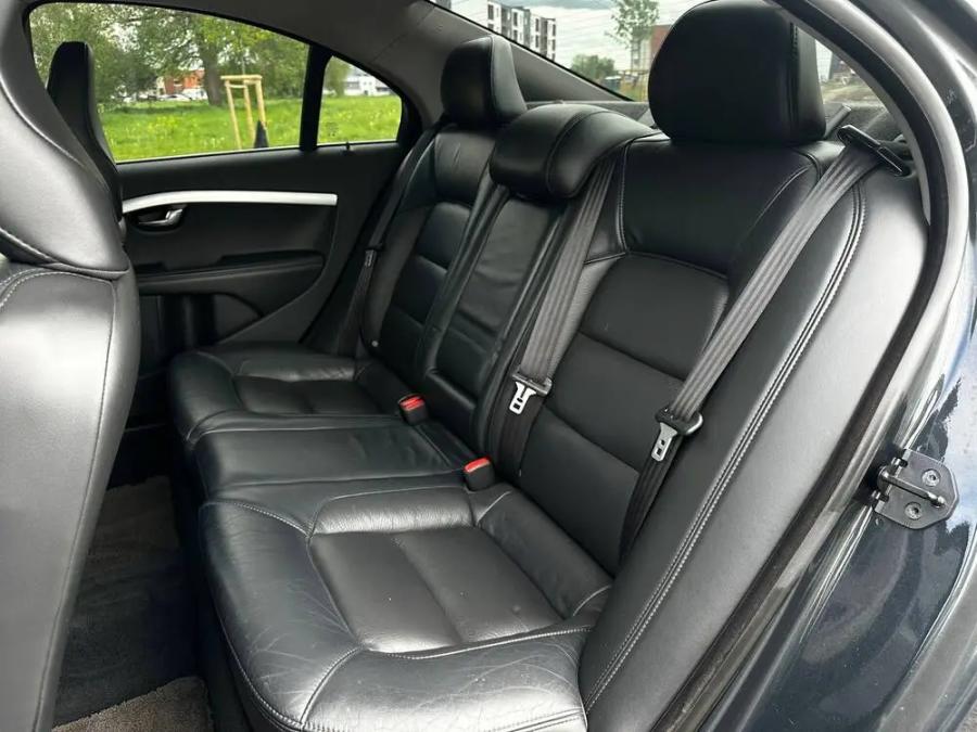 Melns Volvo S80 2010 Jelgava, ar dzinēja tilpumu 2.40 L un nobraukumu 278 tūkst. km par 6750 €, foto 22 vietnē AUTOMOTO.COM.LV