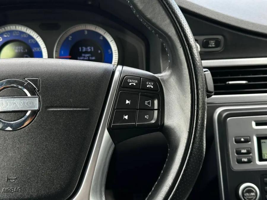 Melns Volvo S80 2010 Jelgava, ar dzinēja tilpumu 2.40 L un nobraukumu 278 tūkst. km par 6750 €, foto 31 vietnē AUTOMOTO.COM.LV