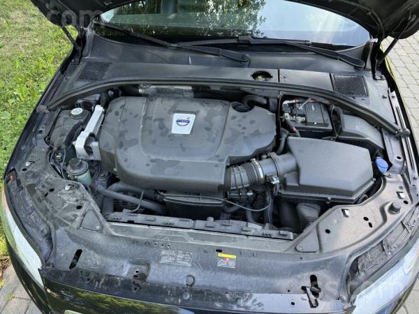 Black Volvo S80 2010 in Riga, with an engine capacity of 2.00 L and mileage of 375 thousand km for 3650 €, photo 7 on AUTOMOTO.COM.LV