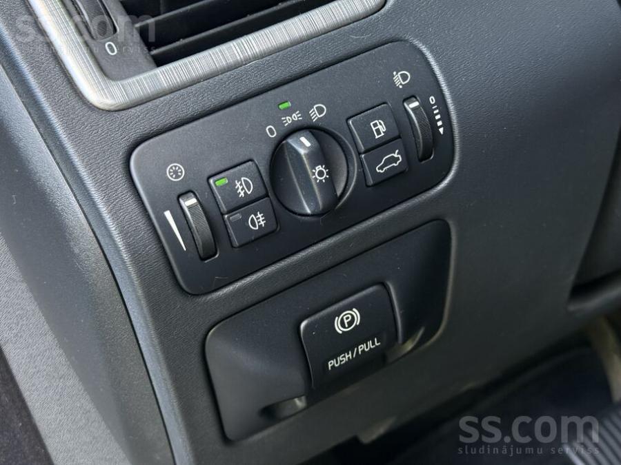 Melns Volvo S80 2010 Rīga, ar dzinēja tilpumu 2.00 L un nobraukumu 375 tūkst. km par 3650 €, foto 14 vietnē AUTOMOTO.COM.LV