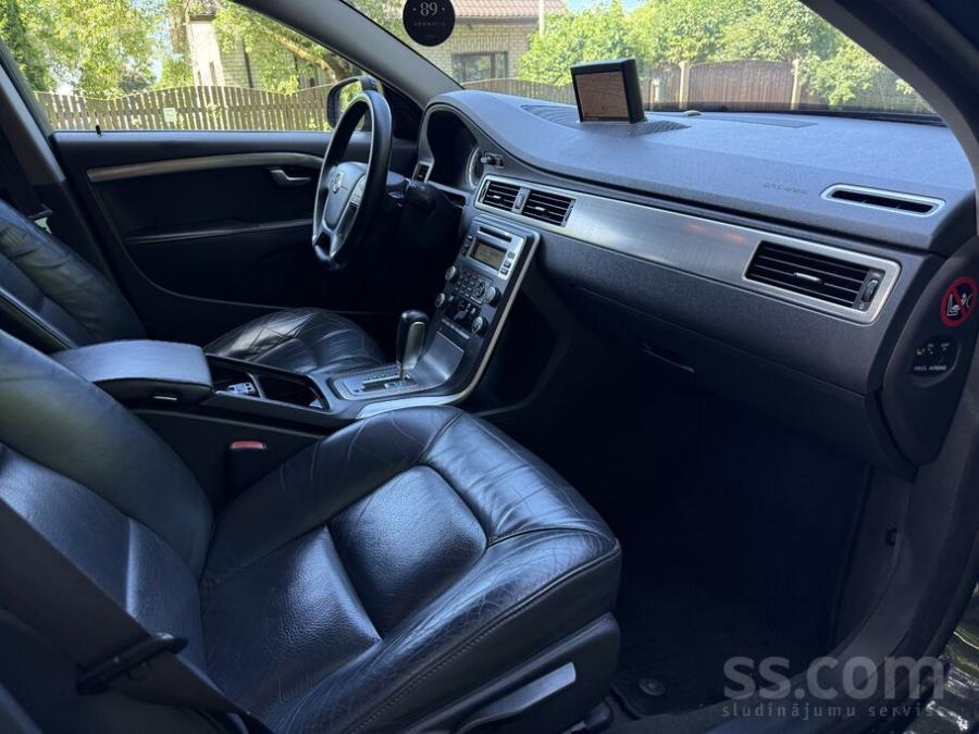 Melns Volvo S80 2010 Rīga, ar dzinēja tilpumu 2.00 L un nobraukumu 375 tūkst. km par 3650 €, foto 16 vietnē AUTOMOTO.COM.LV