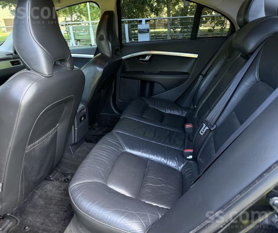 Melns Volvo S80 2010 Rīga, ar dzinēja tilpumu 2.00 L un nobraukumu 375 tūkst. km par 3650 €, foto 19 vietnē AUTOMOTO.COM.LV