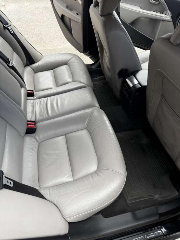 Melns Volvo S80 2010 Jonava, ar dzinēja tilpumu 2.40 L un nobraukumu 333 tūkst. km par 5700 €, foto 6 vietnē AUTOMOTO.COM.LV