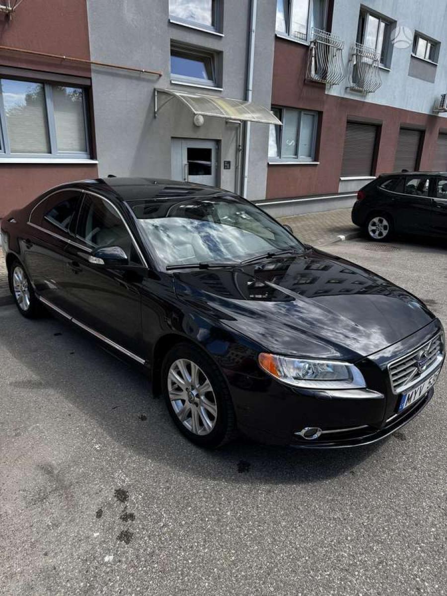 Melns Volvo S80 2010 Jonava, ar dzinēja tilpumu 2.40 L un nobraukumu 333 tūkst. km par 5700 €, foto 1 vietnē AUTOMOTO.COM.LV