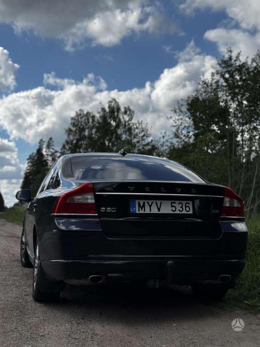Melns Volvo S80 2010 Jonava, ar dzinēja tilpumu 2.40 L un nobraukumu 333 tūkst. km par 5700 €, foto 17 vietnē AUTOMOTO.COM.LV