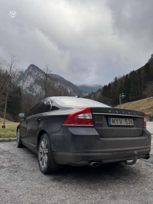 Melns Volvo S80 2010 Jonava, ar dzinēja tilpumu 2.40 L un nobraukumu 333 tūkst. km par 5700 €, foto 18 vietnē AUTOMOTO.COM.LV