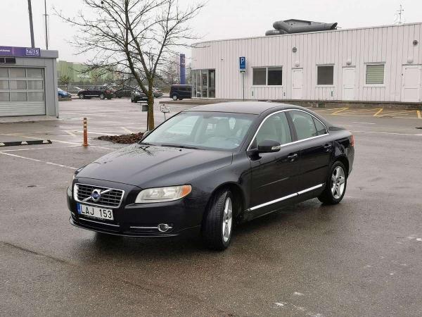 Melns Volvo S80 2010 Viļņa, ar dzinēja tilpumu 2.40 L un nobraukumu 380 tūkst. km par 3650 €, foto 2 vietnē AUTOMOTO.COM.LV