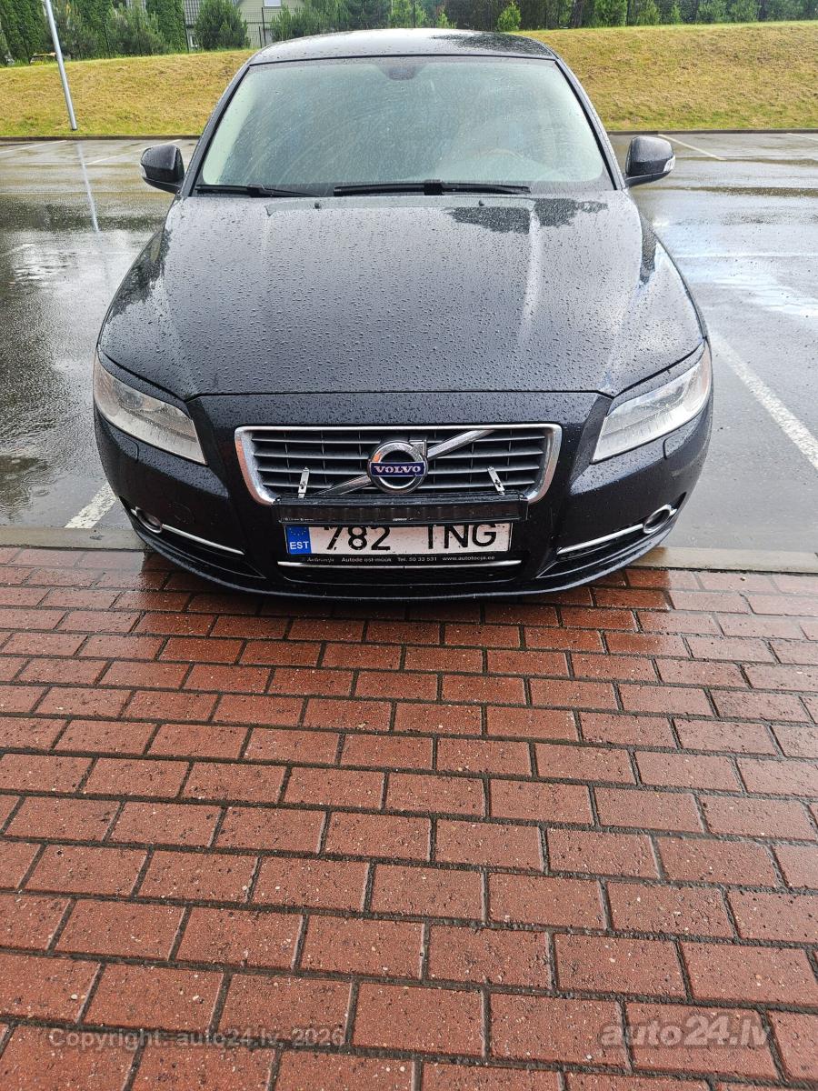 Melns Volvo S80 2010 Tallina, ar dzinēja tilpumu 2.40 L un nobraukumu 388 tūkst. km par 3600 €, foto 1 vietnē AUTOMOTO.COM.LV