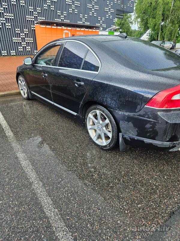 Melns Volvo S80 2010 Tallina, ar dzinēja tilpumu 2.40 L un nobraukumu 388 tūkst. km par 3600 €, foto 2 vietnē AUTOMOTO.COM.LV