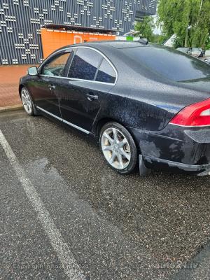 Melns Volvo S80 2010 Tallina, ar dzinēja tilpumu 2.40 L un nobraukumu 388 tūkst. km par 3600 €, foto 3 vietnē AUTOMOTO.COM.LV