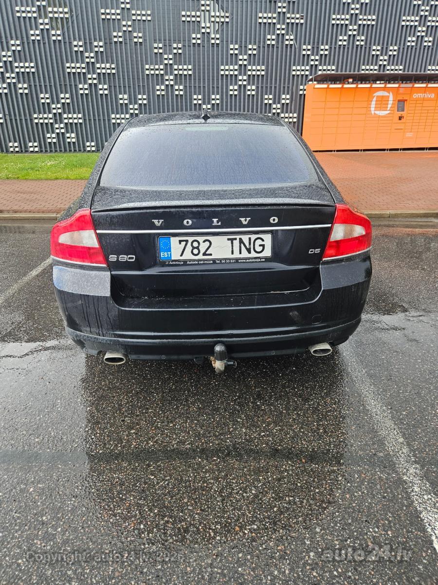Melns Volvo S80 2010 Tallina, ar dzinēja tilpumu 2.40 L un nobraukumu 388 tūkst. km par 3600 €, foto 9 vietnē AUTOMOTO.COM.LV