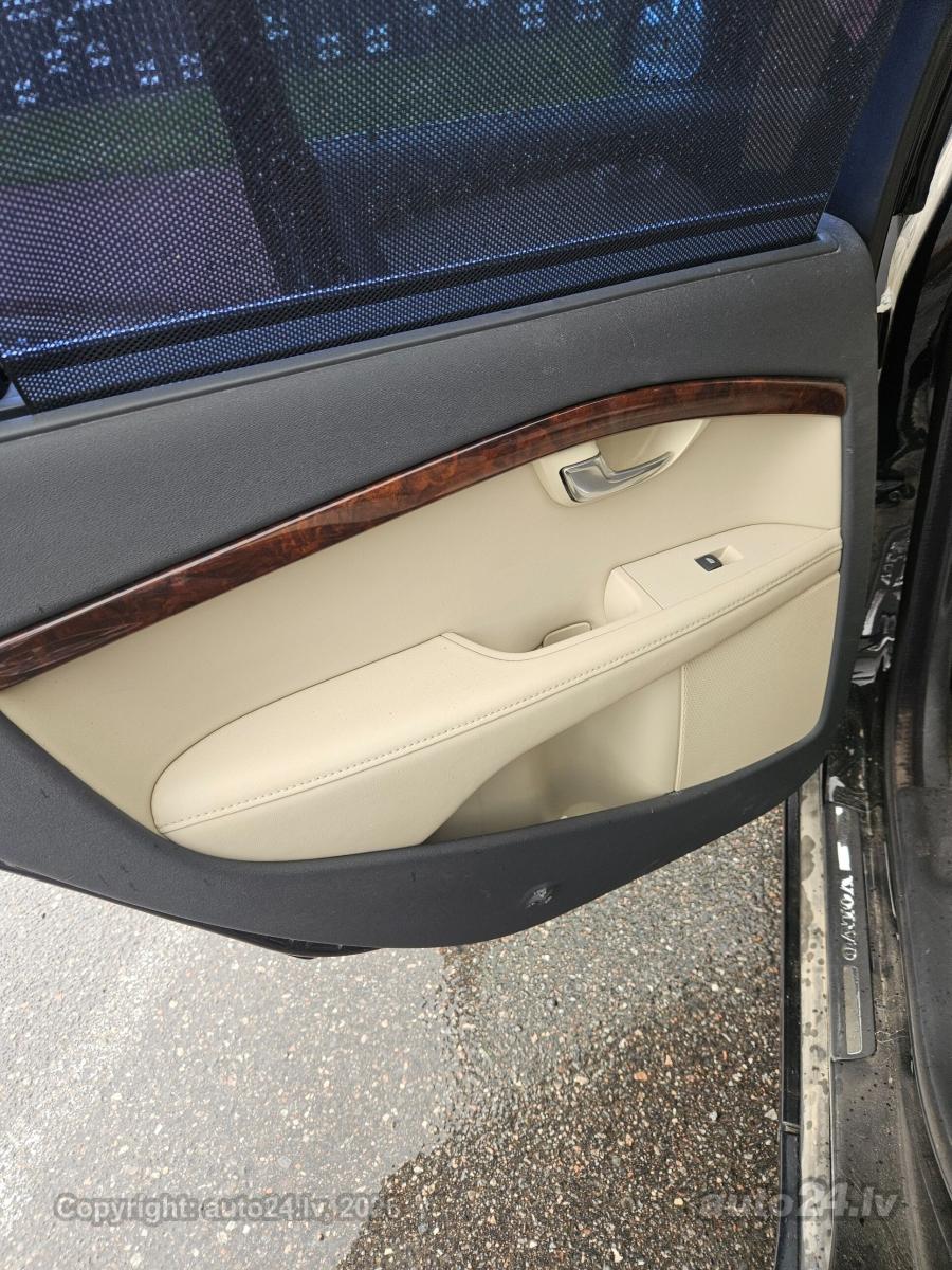 Melns Volvo S80 2010 Tallina, ar dzinēja tilpumu 2.40 L un nobraukumu 388 tūkst. km par 3600 €, foto 12 vietnē AUTOMOTO.COM.LV