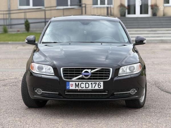 Melns Volvo S80 2010 Marijampole, ar dzinēja tilpumu 2.40 L un nobraukumu 360 tūkst. km par 3800 €, foto 2 vietnē AUTOMOTO.COM.LV