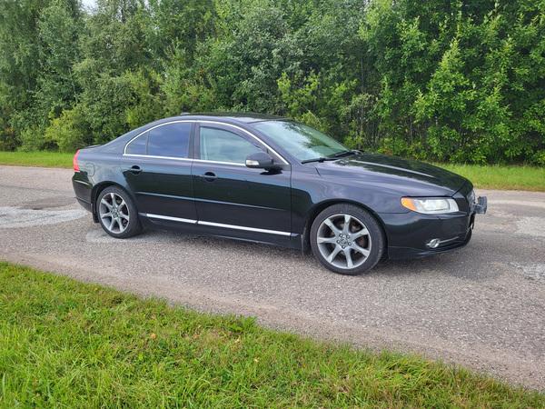 Melns Volvo S80 2010 Pērnava, ar dzinēja tilpumu 0.00 L un nobraukumu 388 tūkst. km par 4500 €, foto 3 vietnē AUTOMOTO.COM.LV