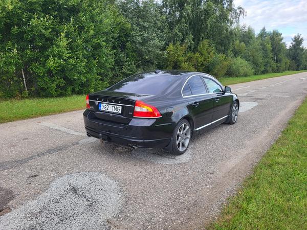 Melns Volvo S80 2010 Pērnava, ar dzinēja tilpumu 0.00 L un nobraukumu 388 tūkst. km par 4500 €, foto 5 vietnē AUTOMOTO.COM.LV