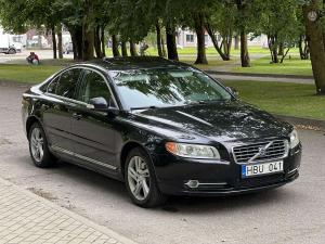 Melns Volvo S80 2010 Klaipėda, ar dzinēja tilpumu 2.40 L un nobraukumu 630 tūkst. km par 3100 €, foto  vietnē AUTOMOTO.COM.LV