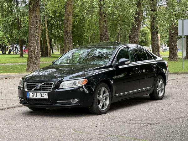 Volvo S80 2010 KlaipÄda vietnÄ Melns Volvo S80 2010 KlaipÄda, ar dzinÄja tilpumu 2.40 L un nobraukumu 630 tÅ«kst. km par 3100 ā¬, foto 4 vietnÄ AUTOMOTO.COM.LV