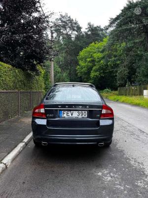 Melns Volvo S80 2010 Viļņa, ar dzinēja tilpumu 2.40 L un nobraukumu 237 tūkst. km par 2500 €, foto 3 vietnē AUTOMOTO.COM.LV