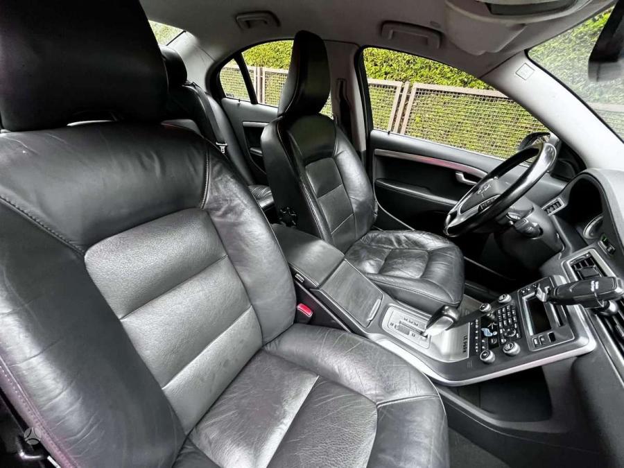 Melns Volvo S80 2010 Viļņa, ar dzinēja tilpumu 2.40 L un nobraukumu 237 tūkst. km par 2500 €, foto 4 vietnē AUTOMOTO.COM.LV