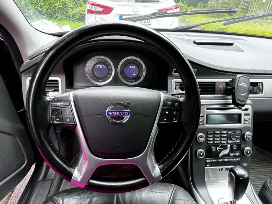 Melns Volvo S80 2010 Viļņa, ar dzinēja tilpumu 2.40 L un nobraukumu 237 tūkst. km par 2500 €, foto 7 vietnē AUTOMOTO.COM.LV