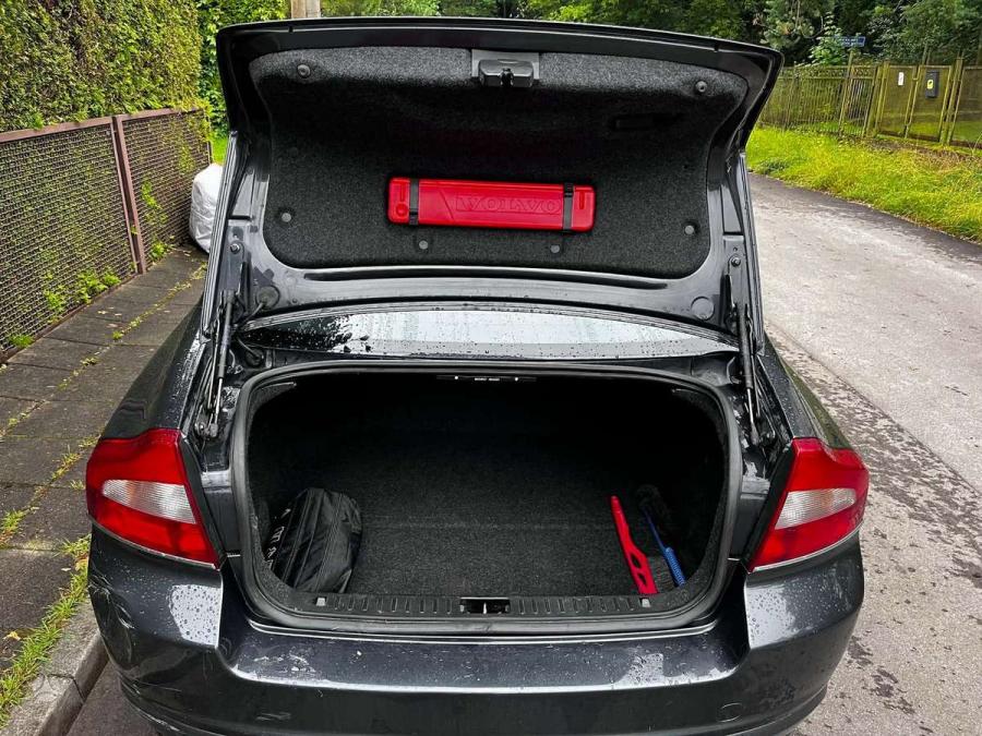 Melns Volvo S80 2010 Viļņa, ar dzinēja tilpumu 2.40 L un nobraukumu 237 tūkst. km par 2500 €, foto 12 vietnē AUTOMOTO.COM.LV