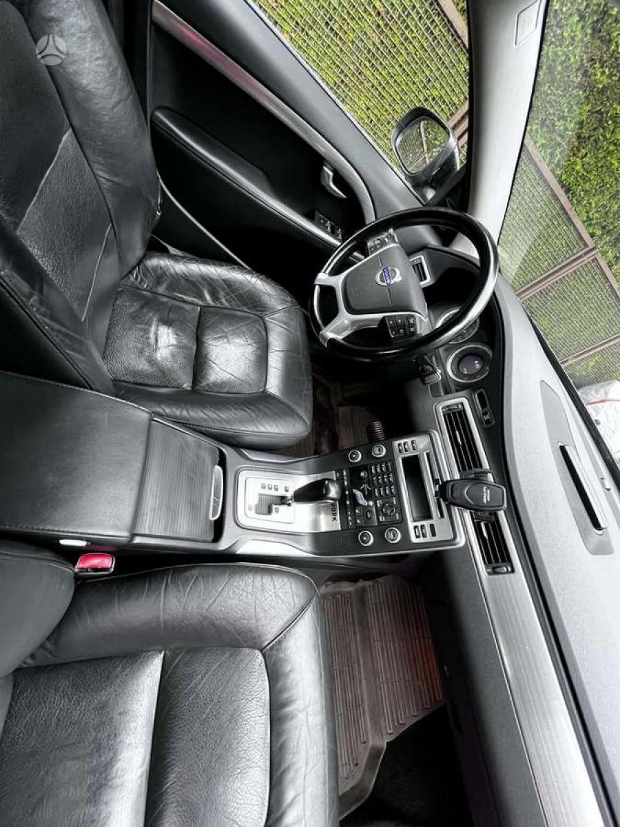 Melns Volvo S80 2010 Viļņa, ar dzinēja tilpumu 2.40 L un nobraukumu 237 tūkst. km par 2500 €, foto 14 vietnē AUTOMOTO.COM.LV