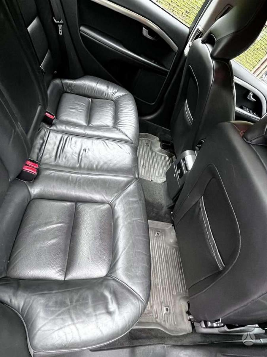 Melns Volvo S80 2010 Viļņa, ar dzinēja tilpumu 2.40 L un nobraukumu 237 tūkst. km par 2500 €, foto 15 vietnē AUTOMOTO.COM.LV