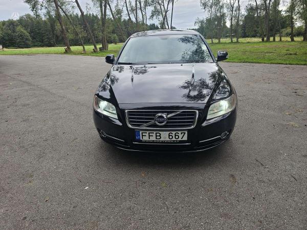 Volvo S80 2010 in Silute on AUTOMOTO.COM.LV Black Volvo S80 2010 in Silute, with an engine capacity of 2.40 L and mileage of 419 thousand km for 3000 €, photo 4 on AUTOMOTO.COM.LV