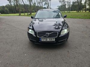 Black Volvo S80 2010 in Silute, with an engine capacity of 2.40 L and mileage of 419 thousand km for 3000 €, photo 4 on AUTOMOTO.COM.LV