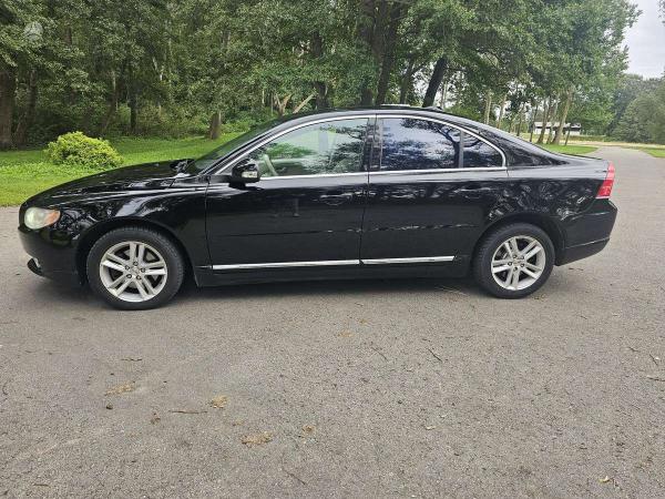 Volvo S80 2010 in Silute on AUTOMOTO.COM.LV Black Volvo S80 2010 in Silute, with an engine capacity of 2.40 L and mileage of 419 thousand km for 3000 €, photo 5 on AUTOMOTO.COM.LV