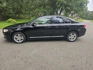 Black Volvo S80 2010 in Silute, with an engine capacity of 2.40 L and mileage of 419 thousand km for 3000 €, photo 5 on AUTOMOTO.COM.LV