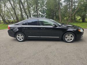 Black Volvo S80 2010 in Silute, with an engine capacity of 2.40 L and mileage of 419 thousand km for 3000 €, photo 6 on AUTOMOTO.COM.LV