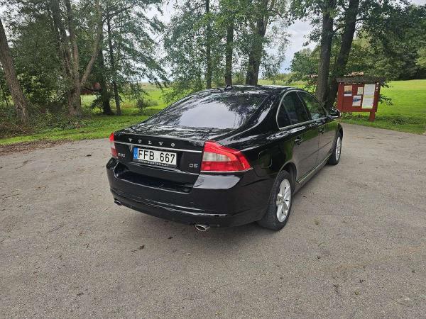 Volvo S80 2010 in Silute on AUTOMOTO.COM.LV Black Volvo S80 2010 in Silute, with an engine capacity of 2.40 L and mileage of 419 thousand km for 3000 €, photo 7 on AUTOMOTO.COM.LV