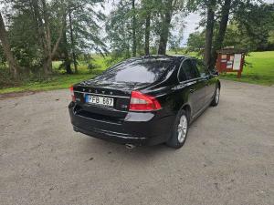 Black Volvo S80 2010 in Silute, with an engine capacity of 2.40 L and mileage of 419 thousand km for 3000 €, photo 7 on AUTOMOTO.COM.LV
