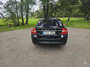 Black Volvo S80 2010 in Silute, with an engine capacity of 2.40 L and mileage of 419 thousand km for 3000 €, photo 8 on AUTOMOTO.COM.LV