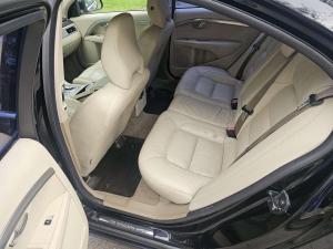 Black Volvo S80 2010 in Silute, with an engine capacity of 2.40 L and mileage of 419 thousand km for 3000 €, photo 10 on AUTOMOTO.COM.LV